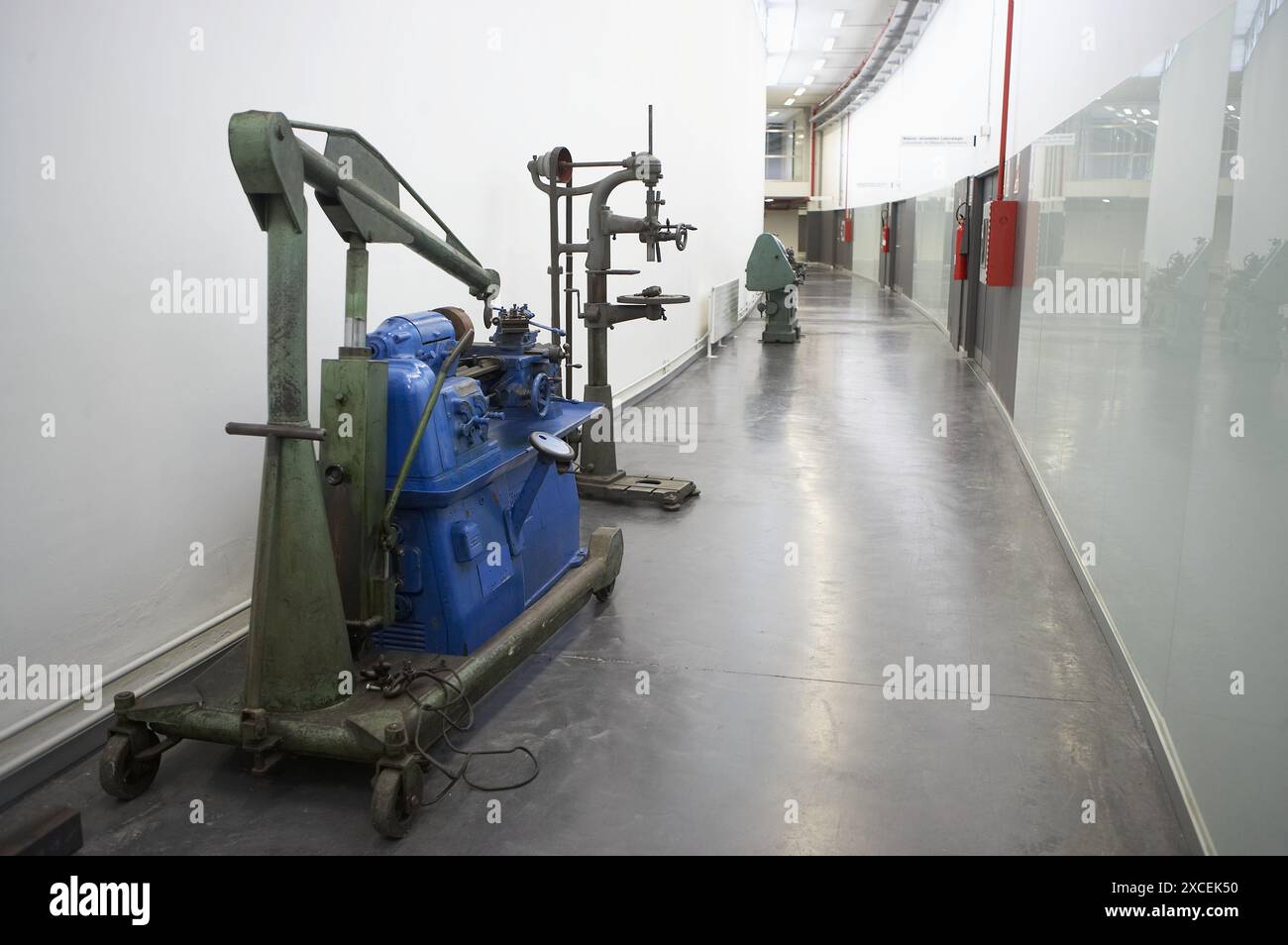 Machine tool lab department mechanical hi-res stock photography and ...