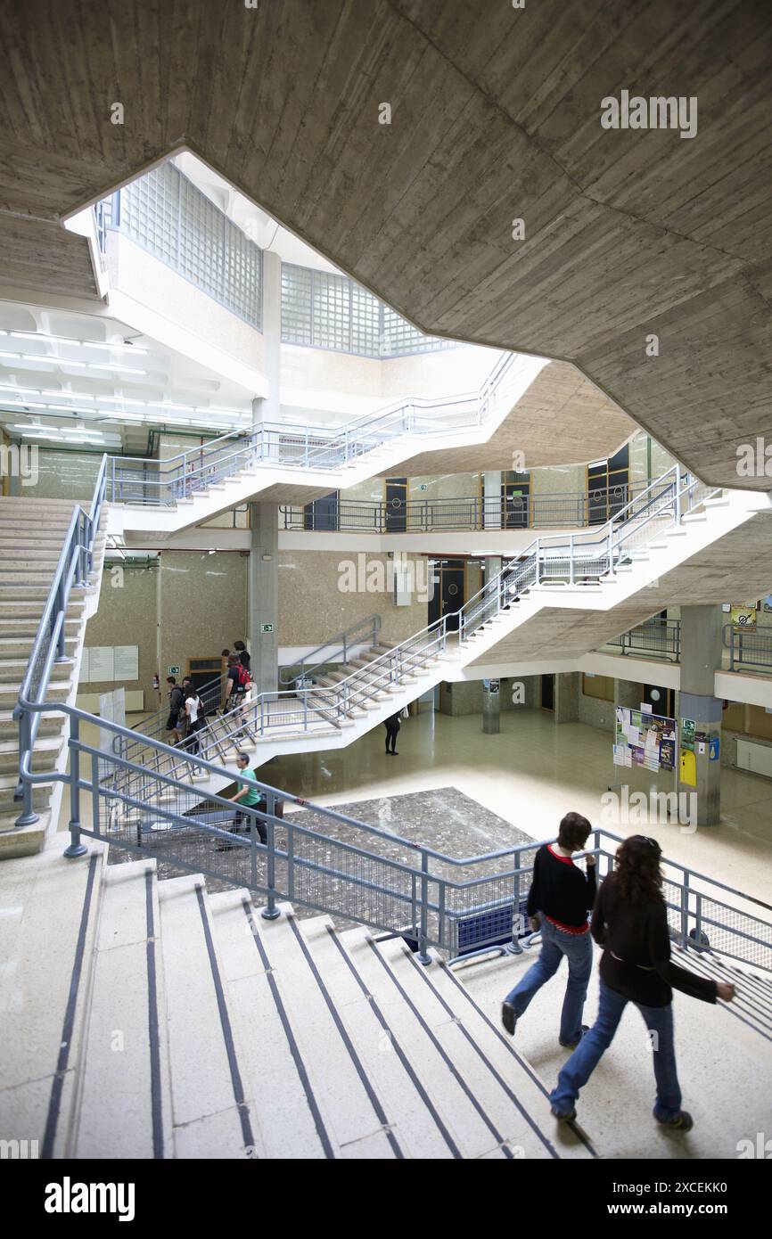 School of Journalism and Communications, University of the Basque ...