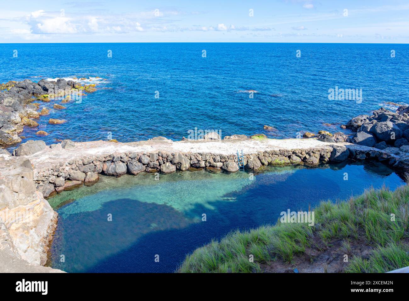 Natural pool for tourist and recreational purposes next to the Topo ...