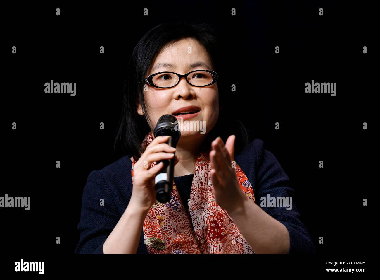 Politikwissenschaftlerin und Autorin Yuen Yuen Ang auf der Phil.Cologne ...