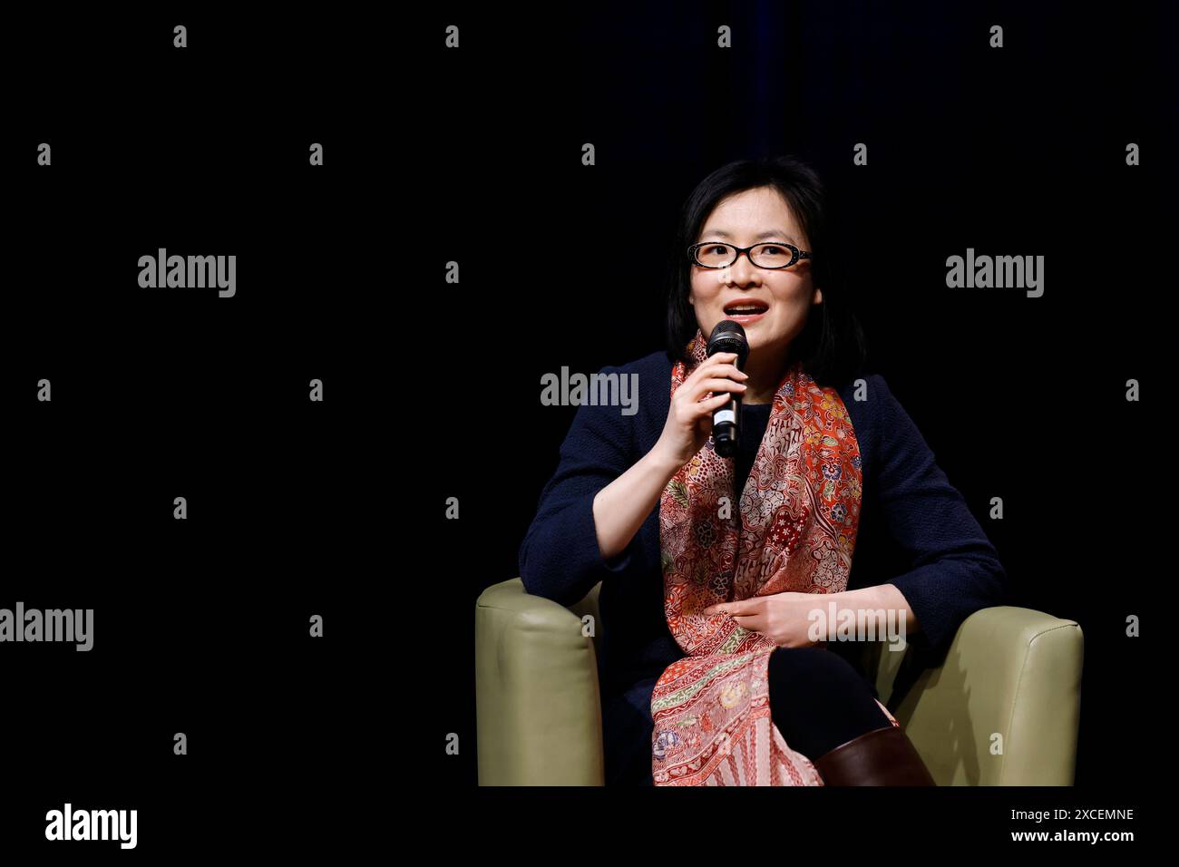 Politikwissenschaftlerin und Autorin Yuen Yuen Ang auf der Phil.Cologne ...