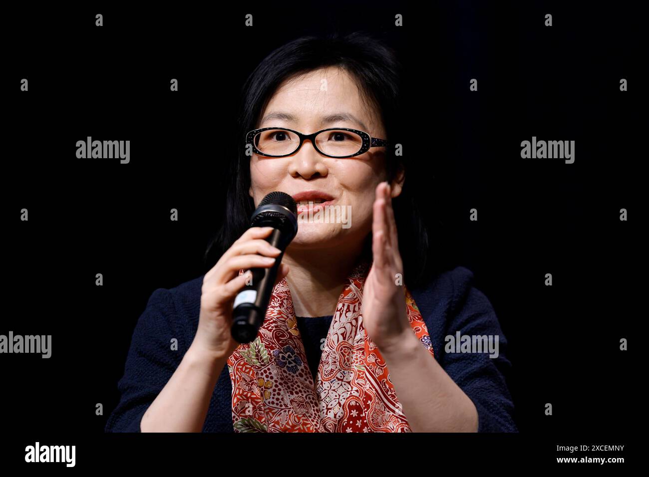 Politikwissenschaftlerin und Autorin Yuen Yuen Ang auf der Phil.Cologne ...