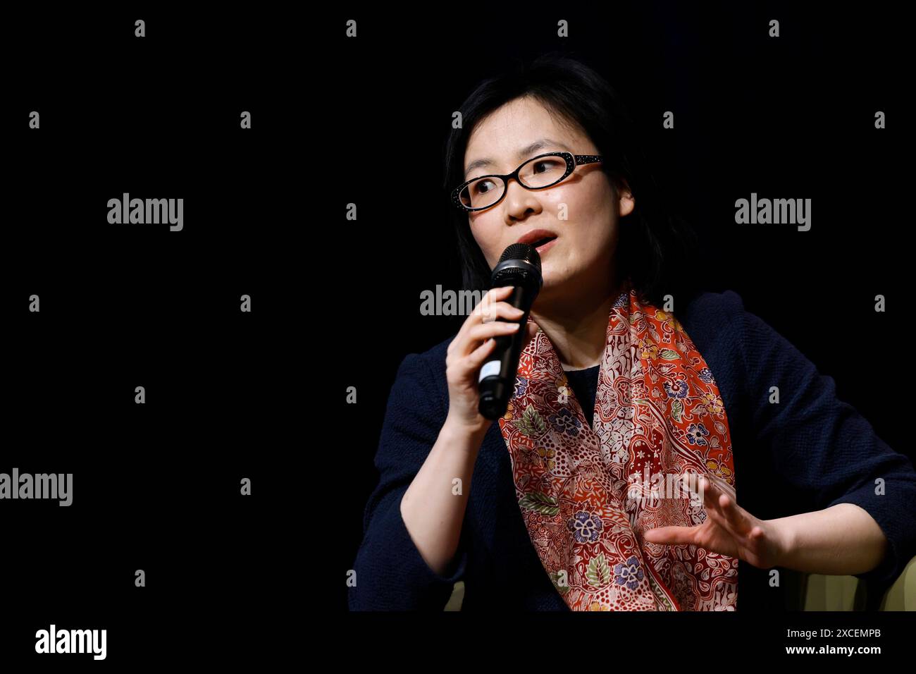 Politikwissenschaftlerin und Autorin Yuen Yuen Ang auf der Phil.Cologne ...