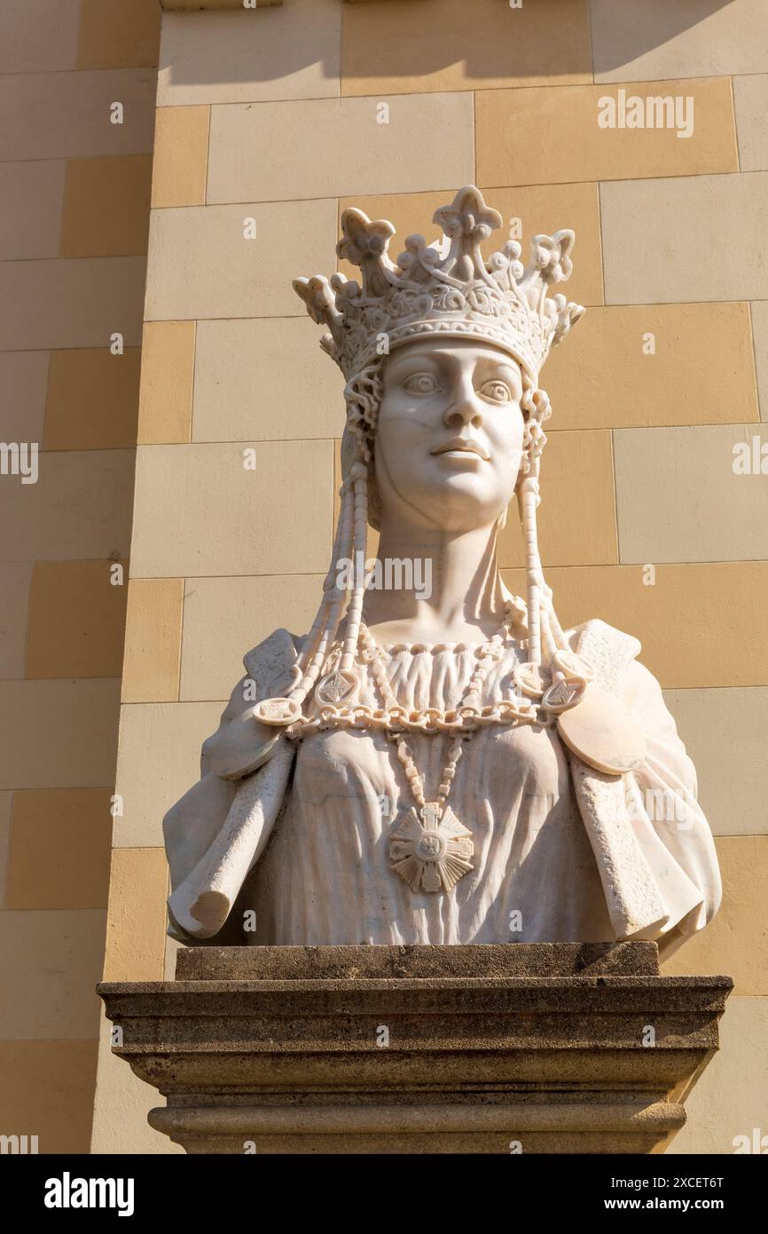 Europe, Romania, Transylvania. statue of Queen Maria Stock Photo - Alamy