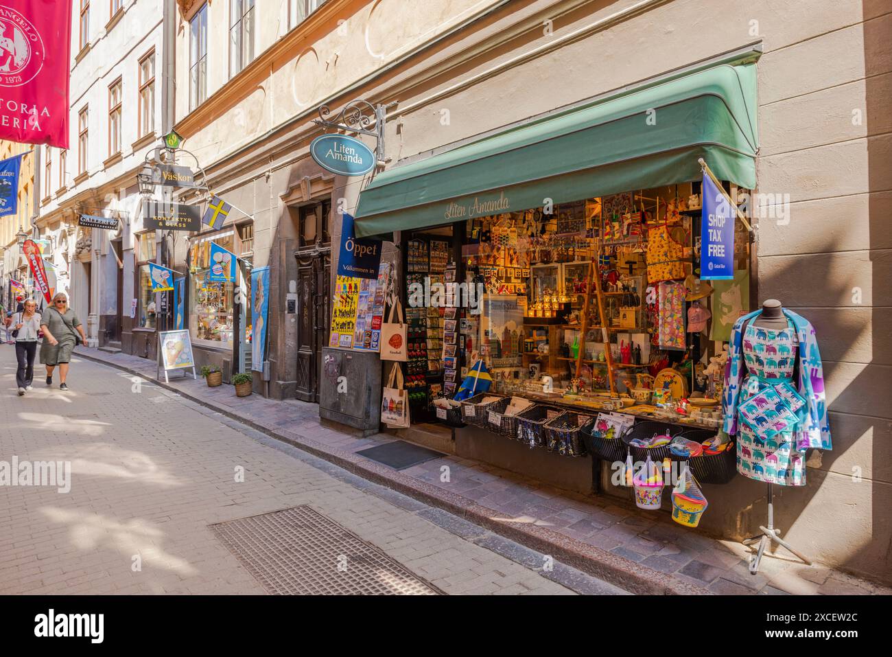 Colorful storefronts hi-res stock photography and images - Alamy