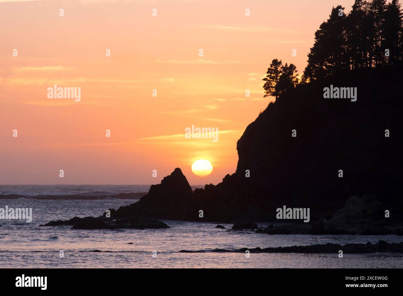 North America, Oregon, Sunset Bay State Park. Beach at sunset Stock ...