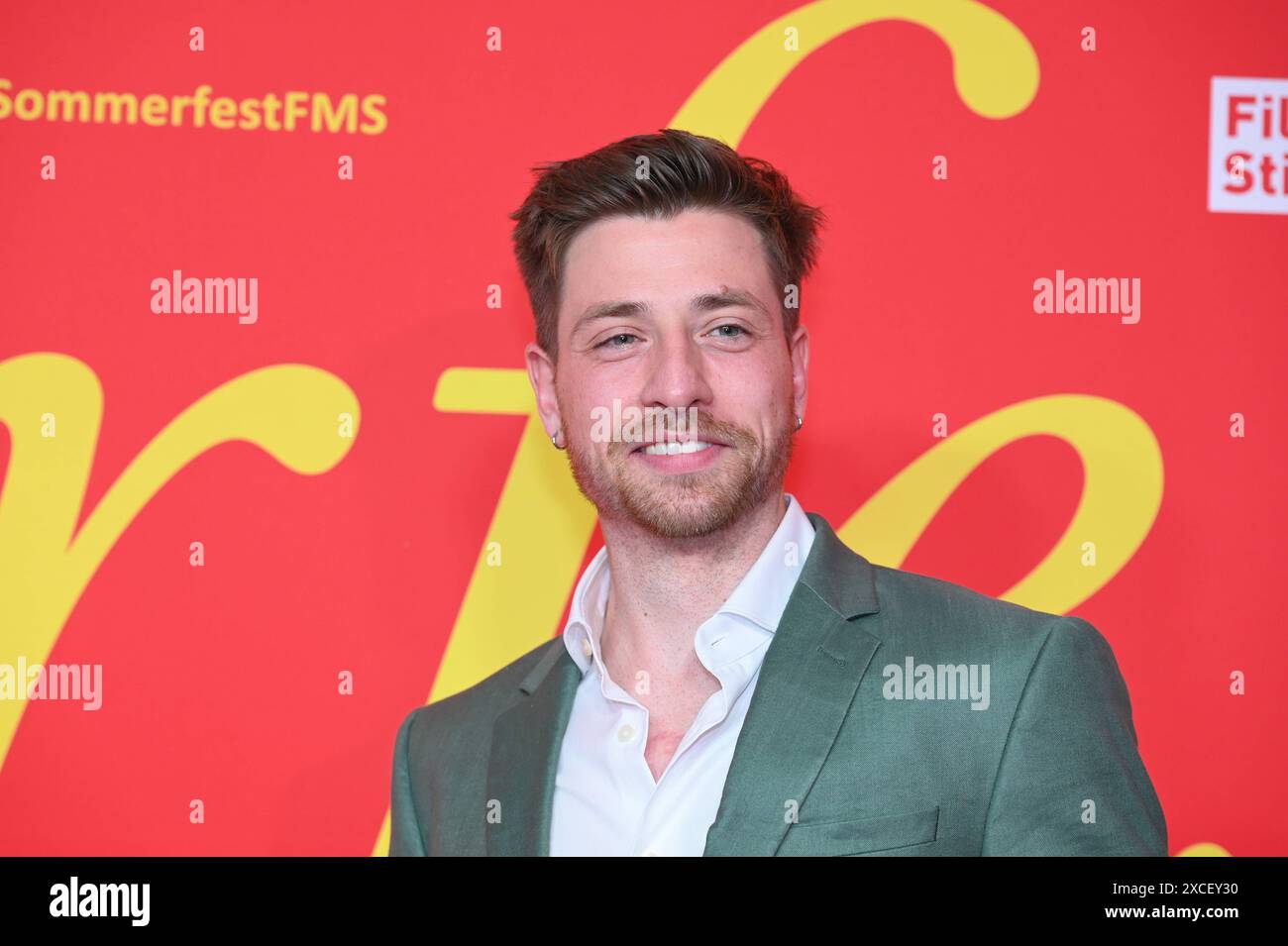 Schauspieler Dominik Flade kommt zum Sommerfest 2024 der Film- und ...