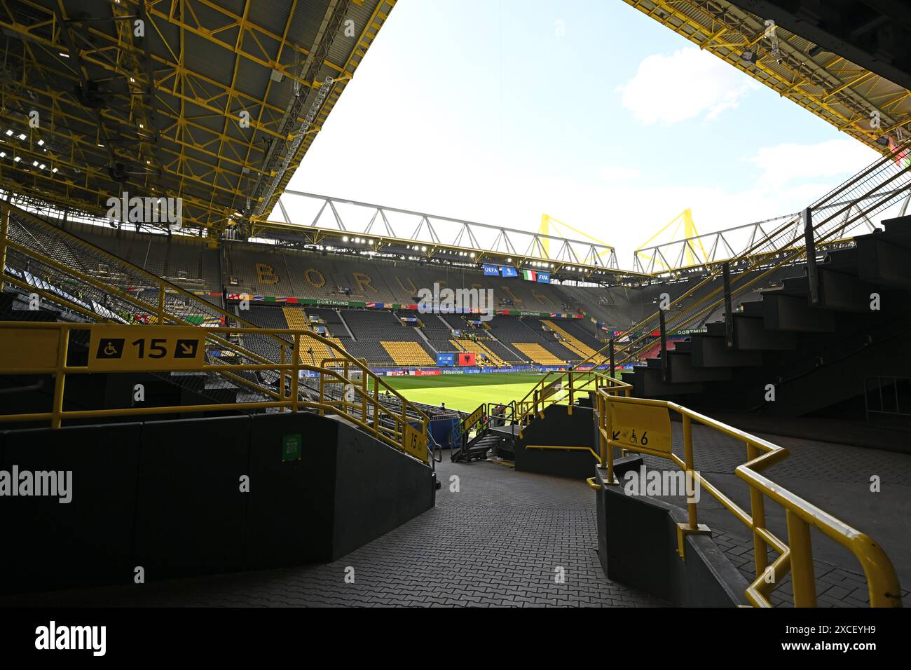 DORTMUND - Stadium overview during the UEFA EURO 2024 group B match ...