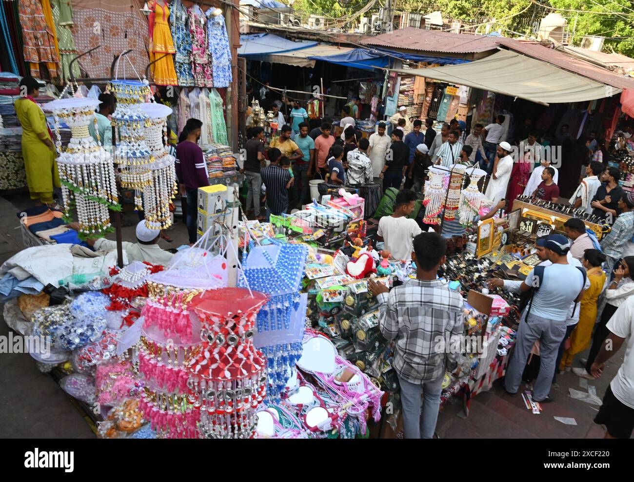 NEW DELHI, INDIA - JUNE 16: People shopping at Meena Bazar Market near ...