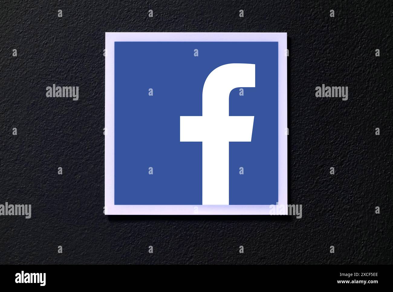 Facebook marketplace logo hi-res stock photography and images - Alamy