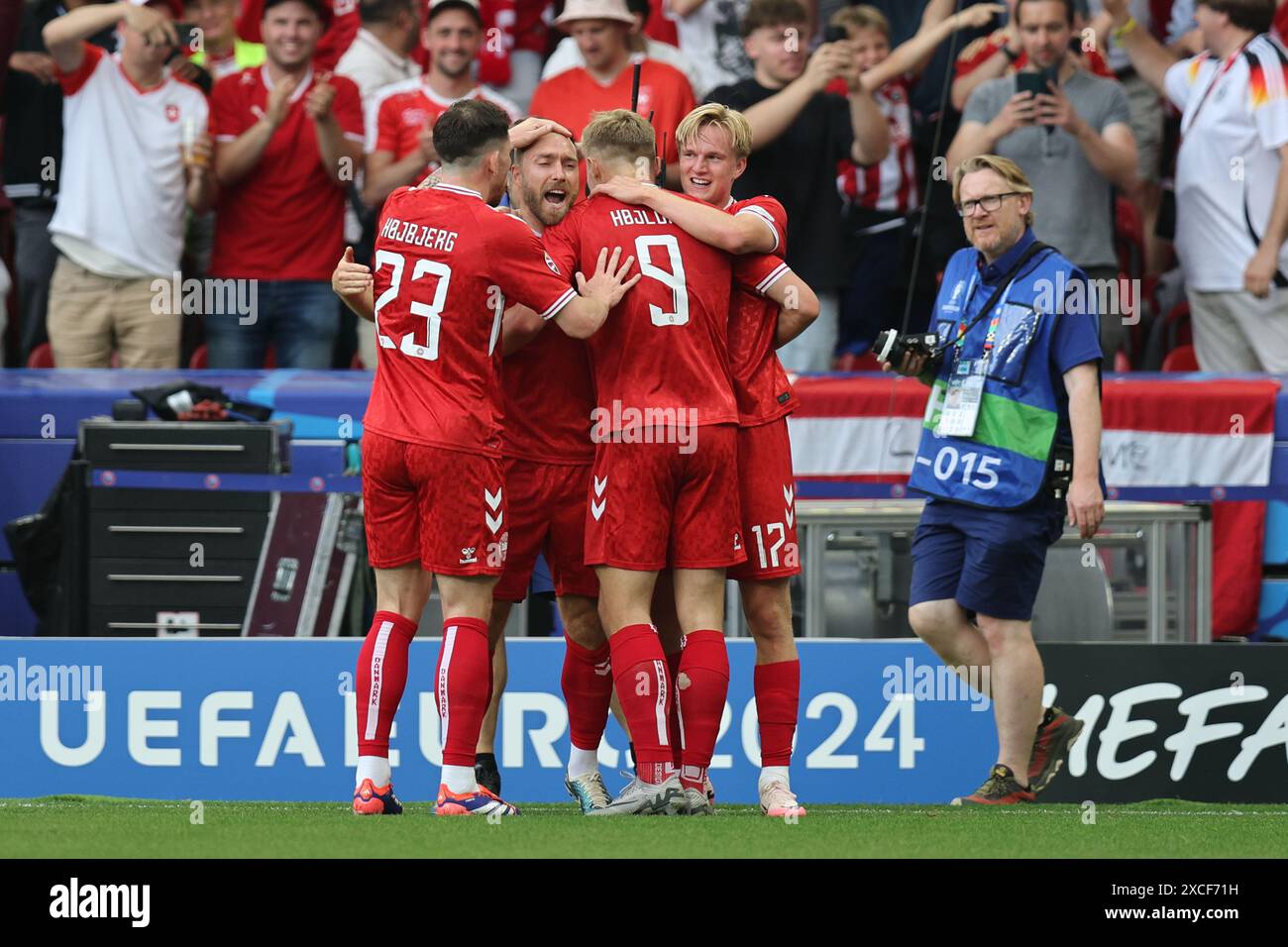 Christian eriksen denmark celebrates hi-res stock photography and ...