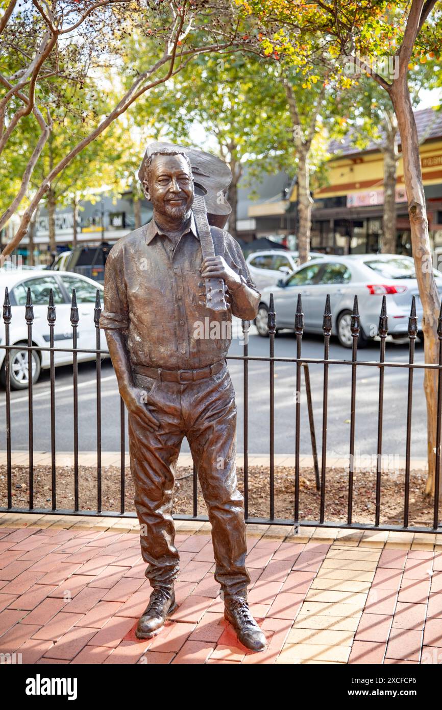 Life size bronze sculpture of Australian country music performer and ...