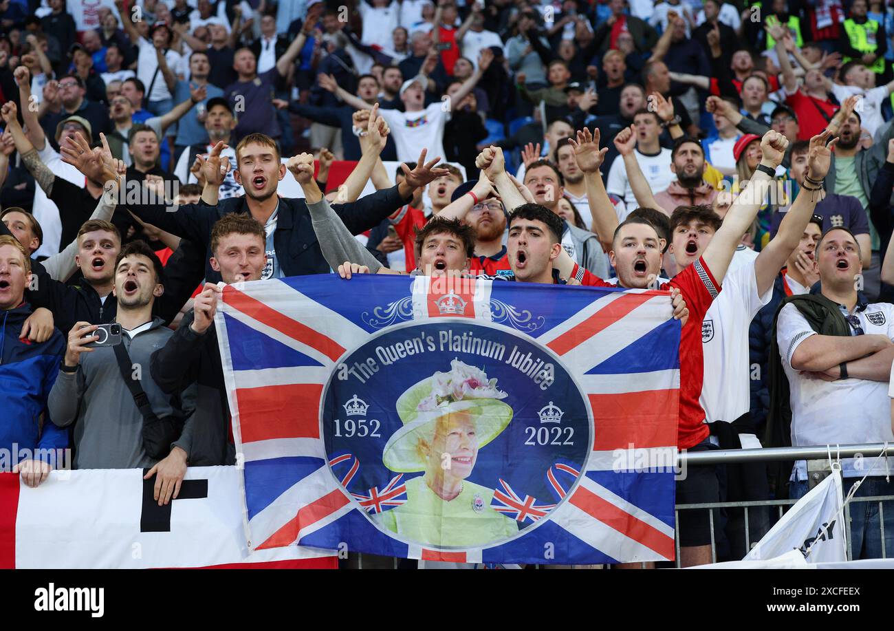 Gelsenkirchen. 16th June, 2024. Fans of team England cheer in the ...