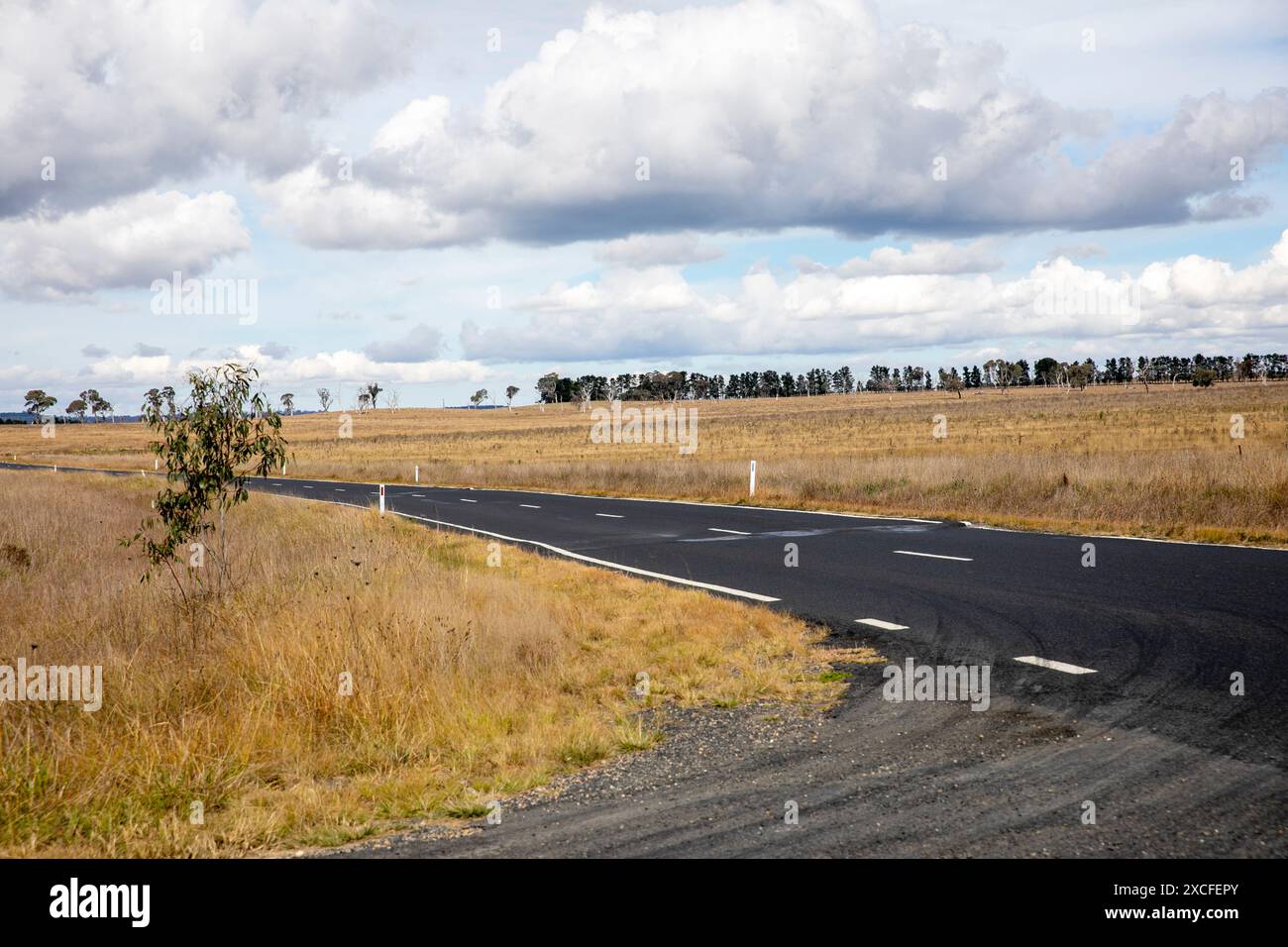 Thunderbolts Way is a 305-kilometre (190 mi) country road located in ...