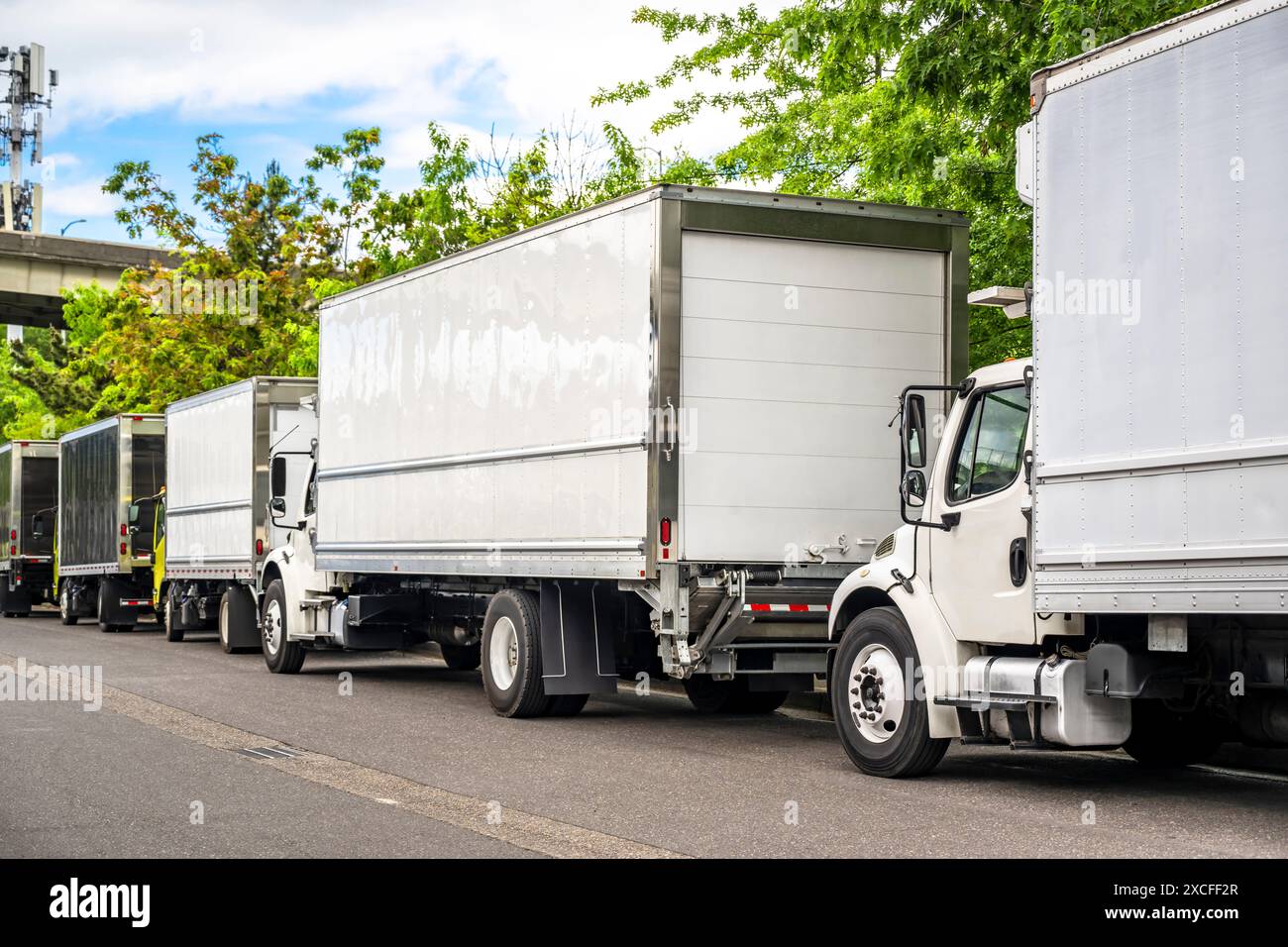 Industrial carrier middle duty rig semi trucks with day cab and ...