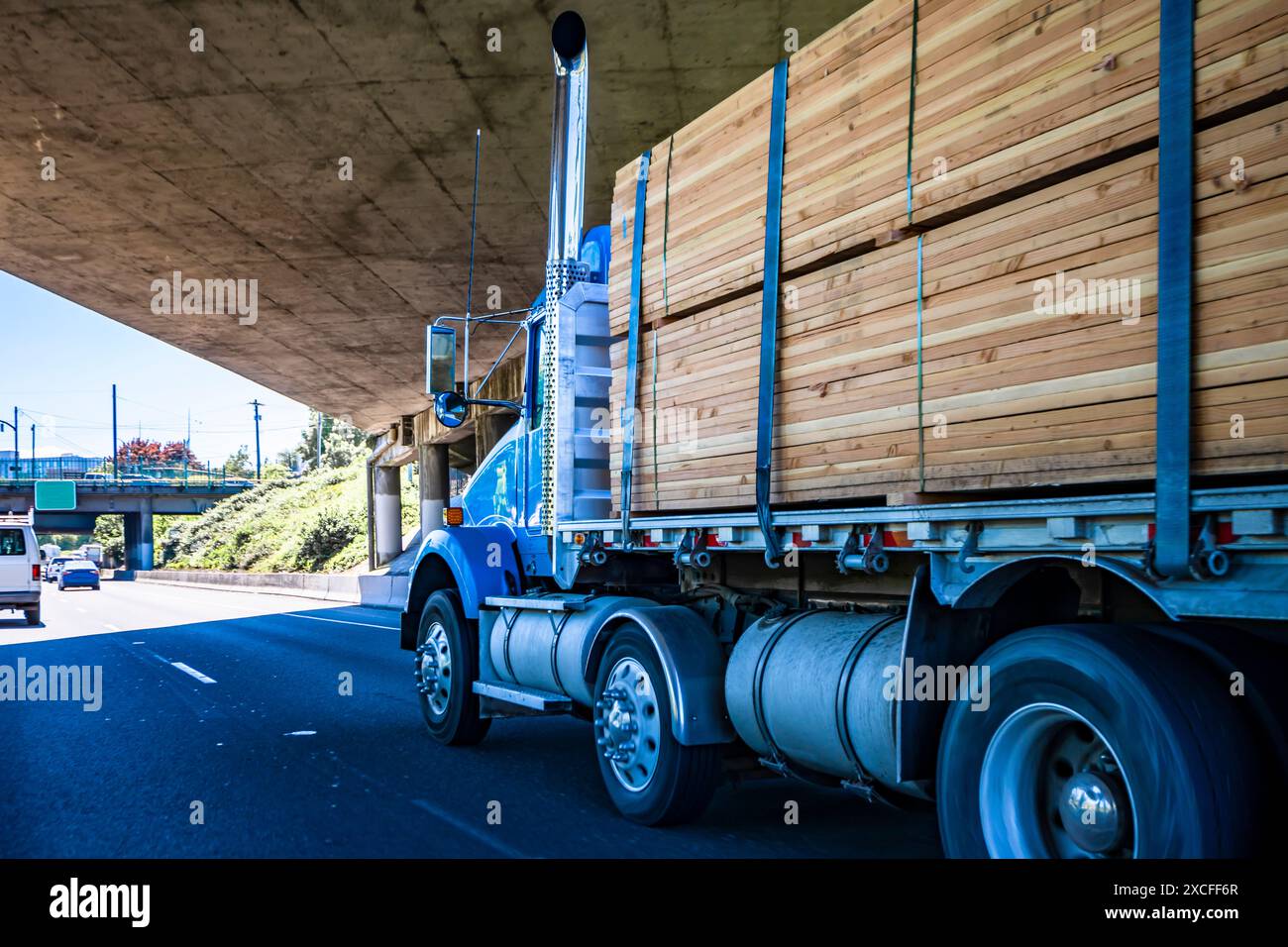 Industrial carrier blue day cab big rig semi truck with protection back ...