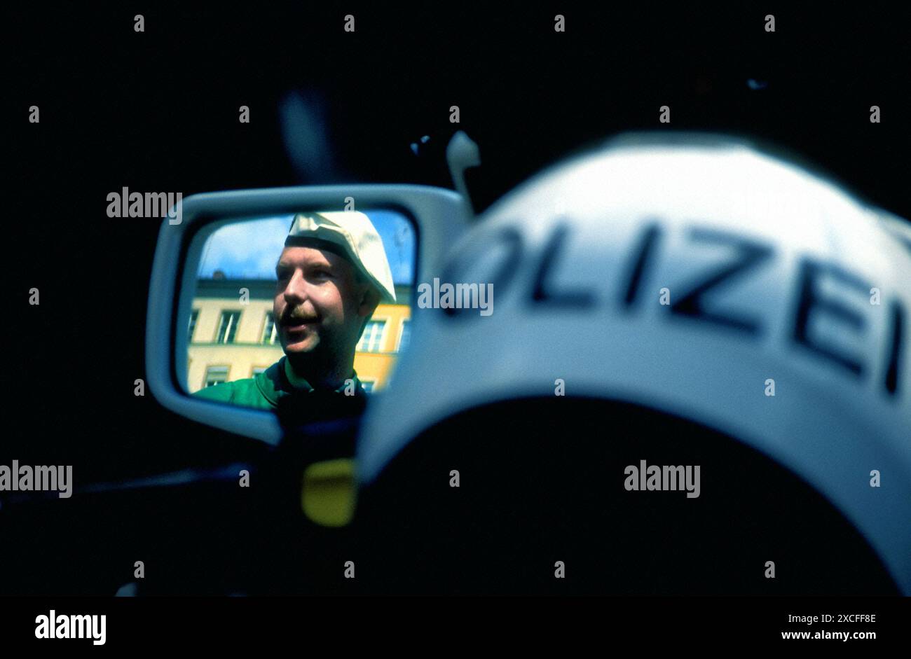 Motor bike police officer hi-res stock photography and images - Alamy