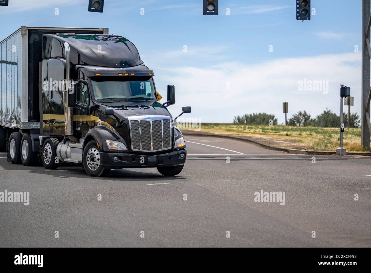 Industrial carrier black big rig semi truck tractor with extended cab ...