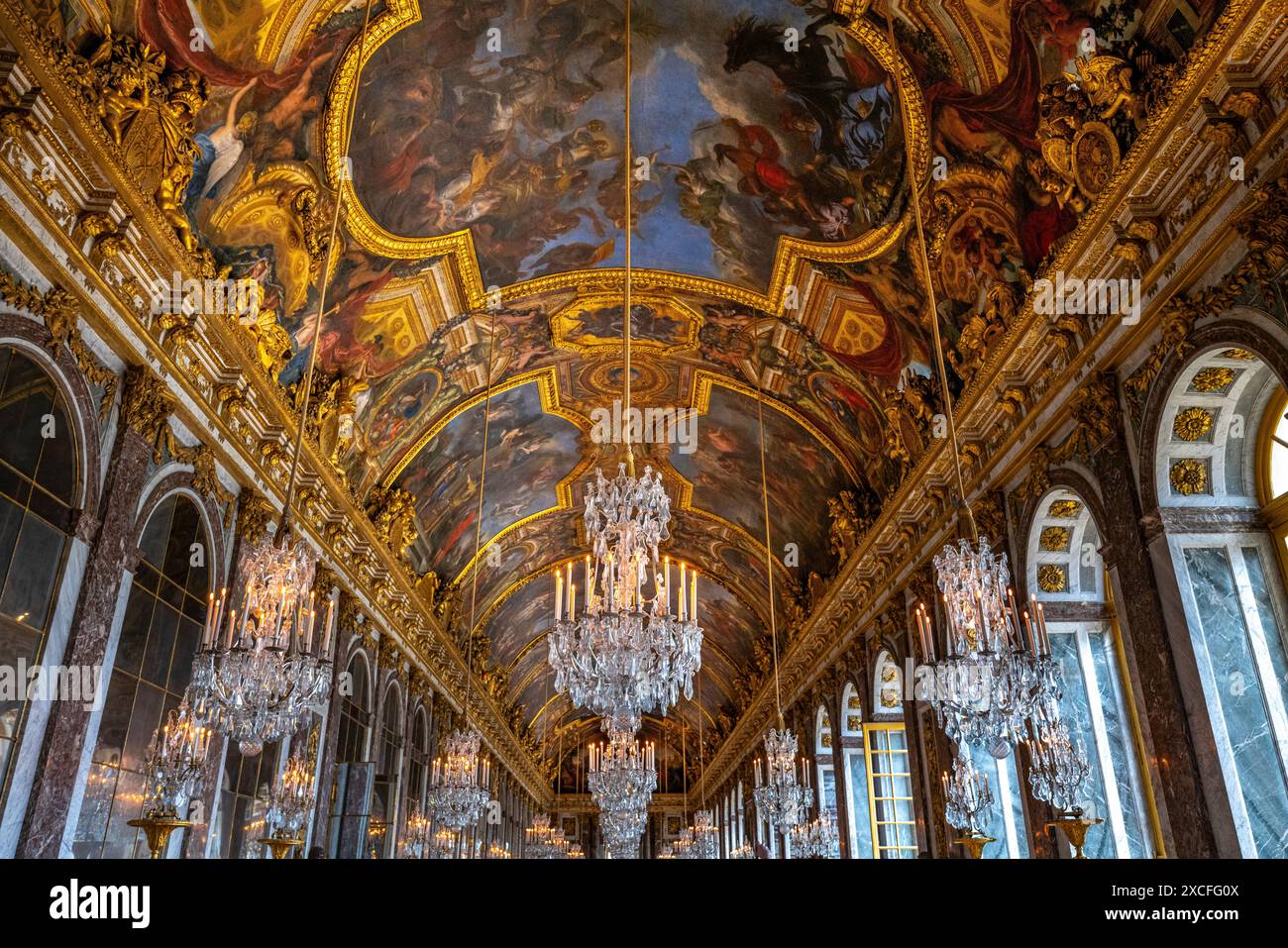 THE HALL OF MIRRORS (1678-1684) PALACE OF VERSAILLES (1631-1689 ...