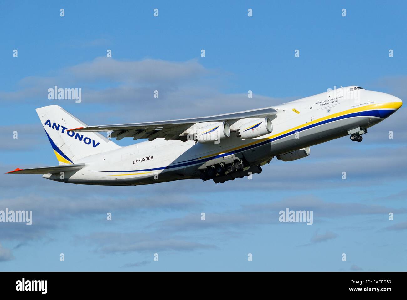Antonov an 124 hi-res stock photography and images - Alamy