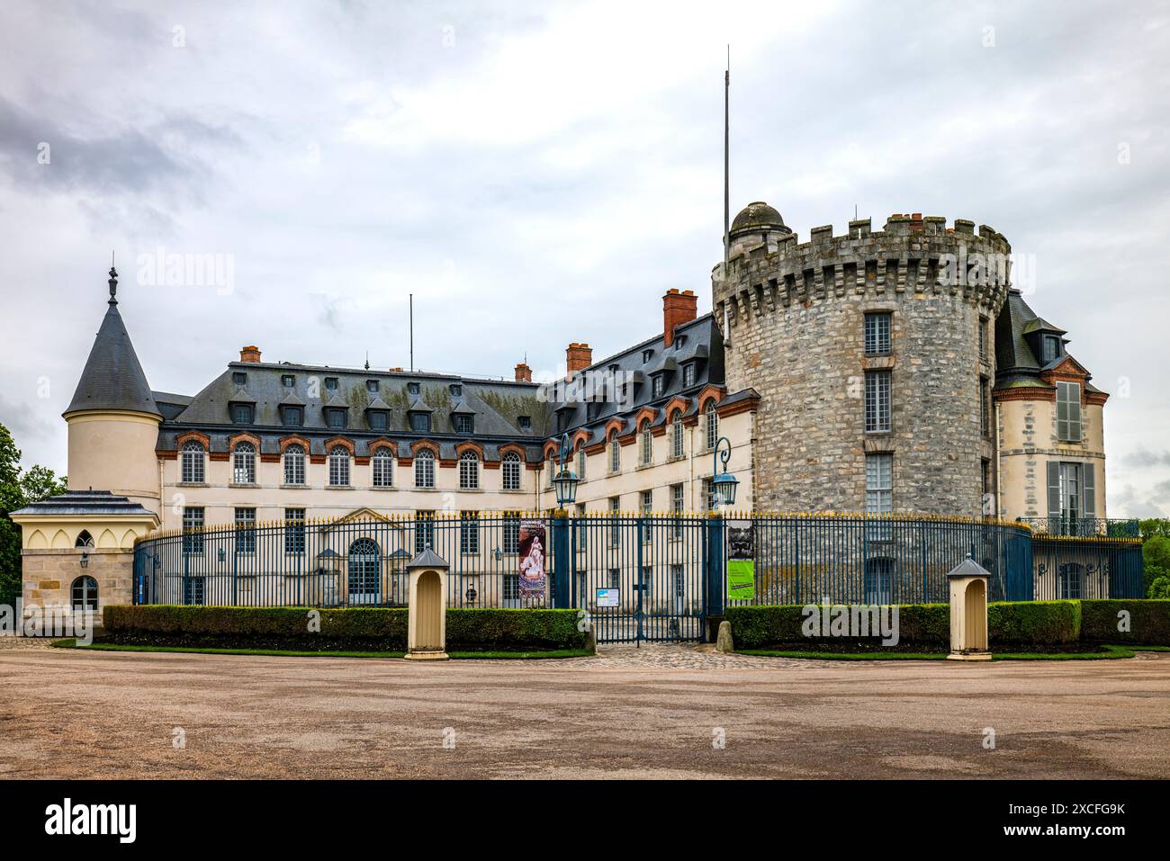 CHATEAU DE RAMBOUILLET (1368-1812) RAMBOUILLET FRANCE Stock Photo - Alamy