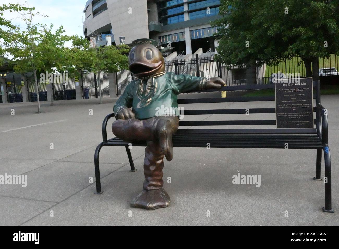 The Duck and Me statue of the Oregon Ducks mascot at the University of ...