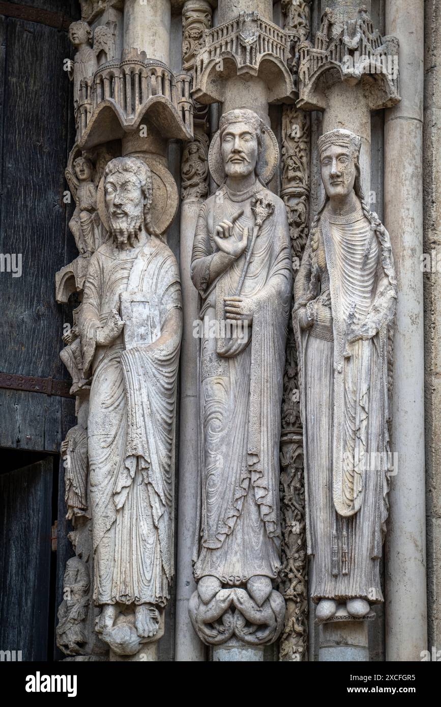 Chartres cathedral stained glass wine hi-res stock photography and ...