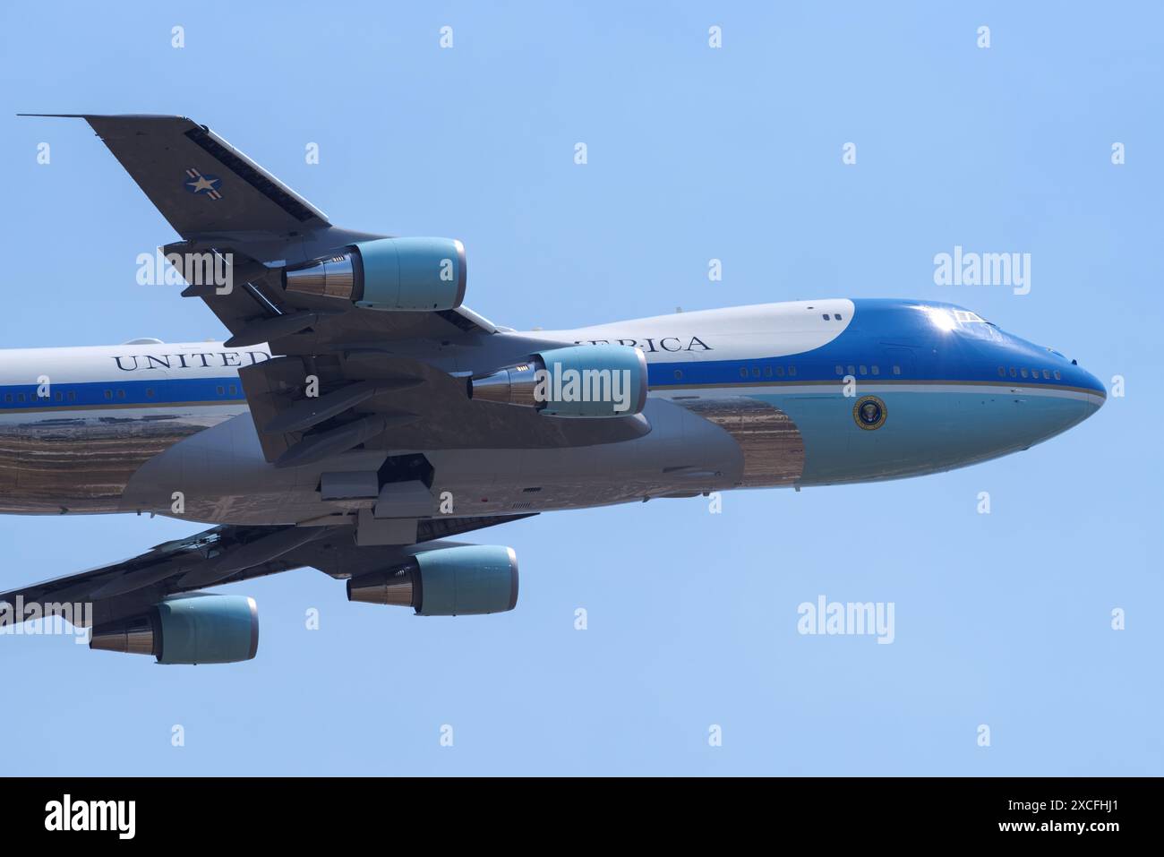 Air Force One with tail number 29000 shown leaving from LAX, Los ...