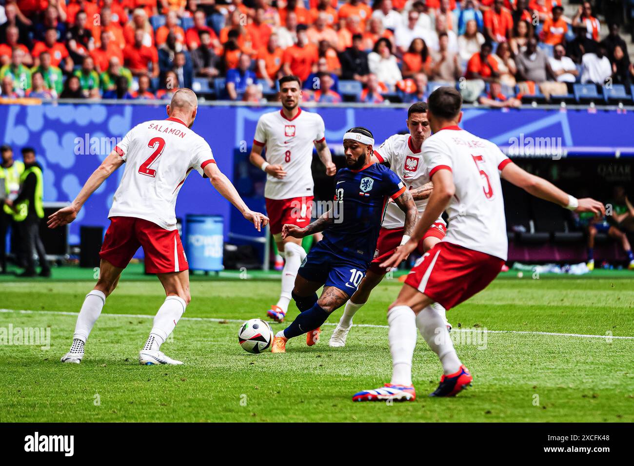 Bartosz Salamon (Polen, #02), Memphis Depay (Niederlande, #10) GER ...