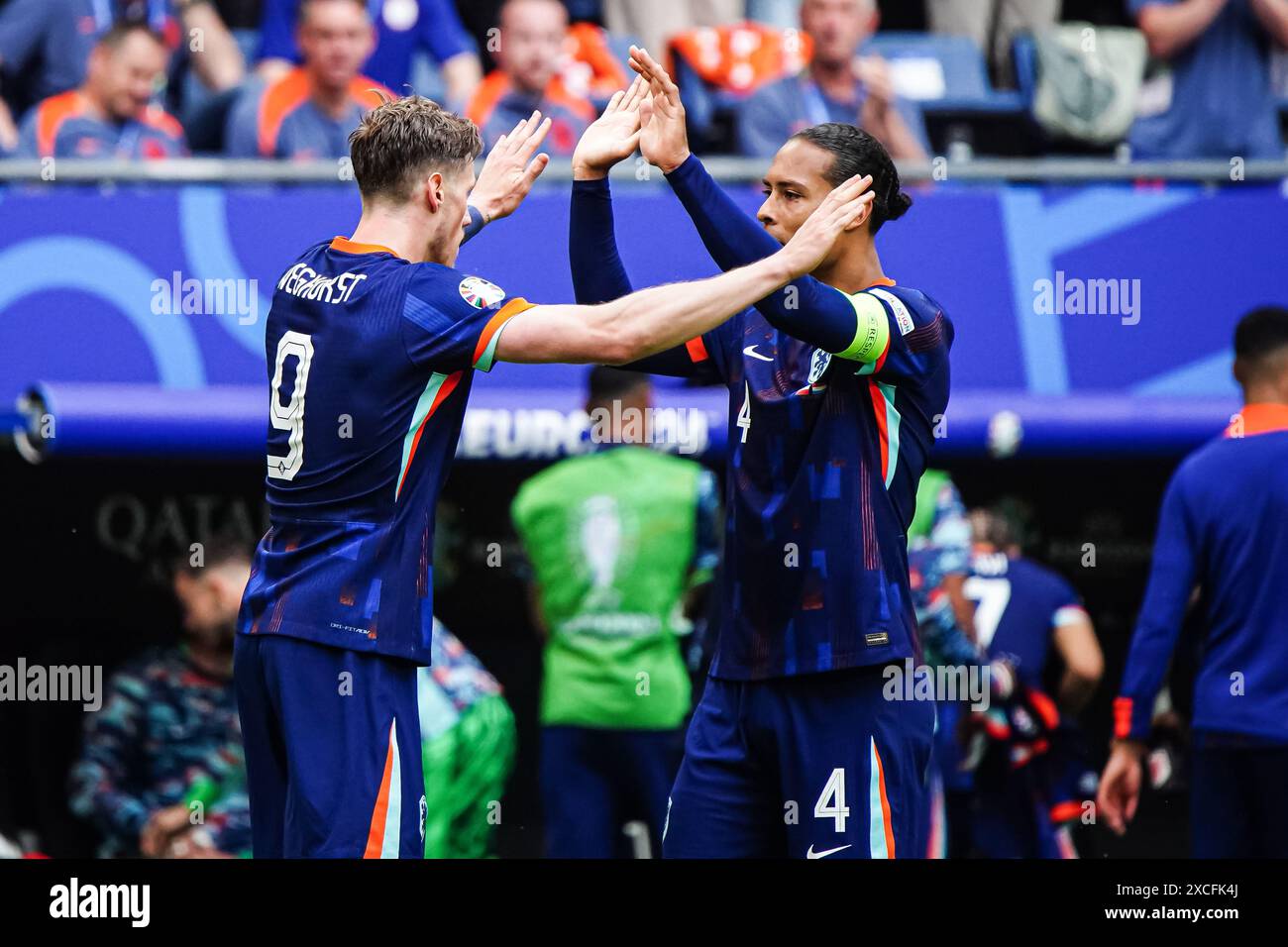 Torjubel/Jubel Wout Weghorst (Niederlande, #09) und Virgil van Dijk (Niederlande, #04) nach Tor ...