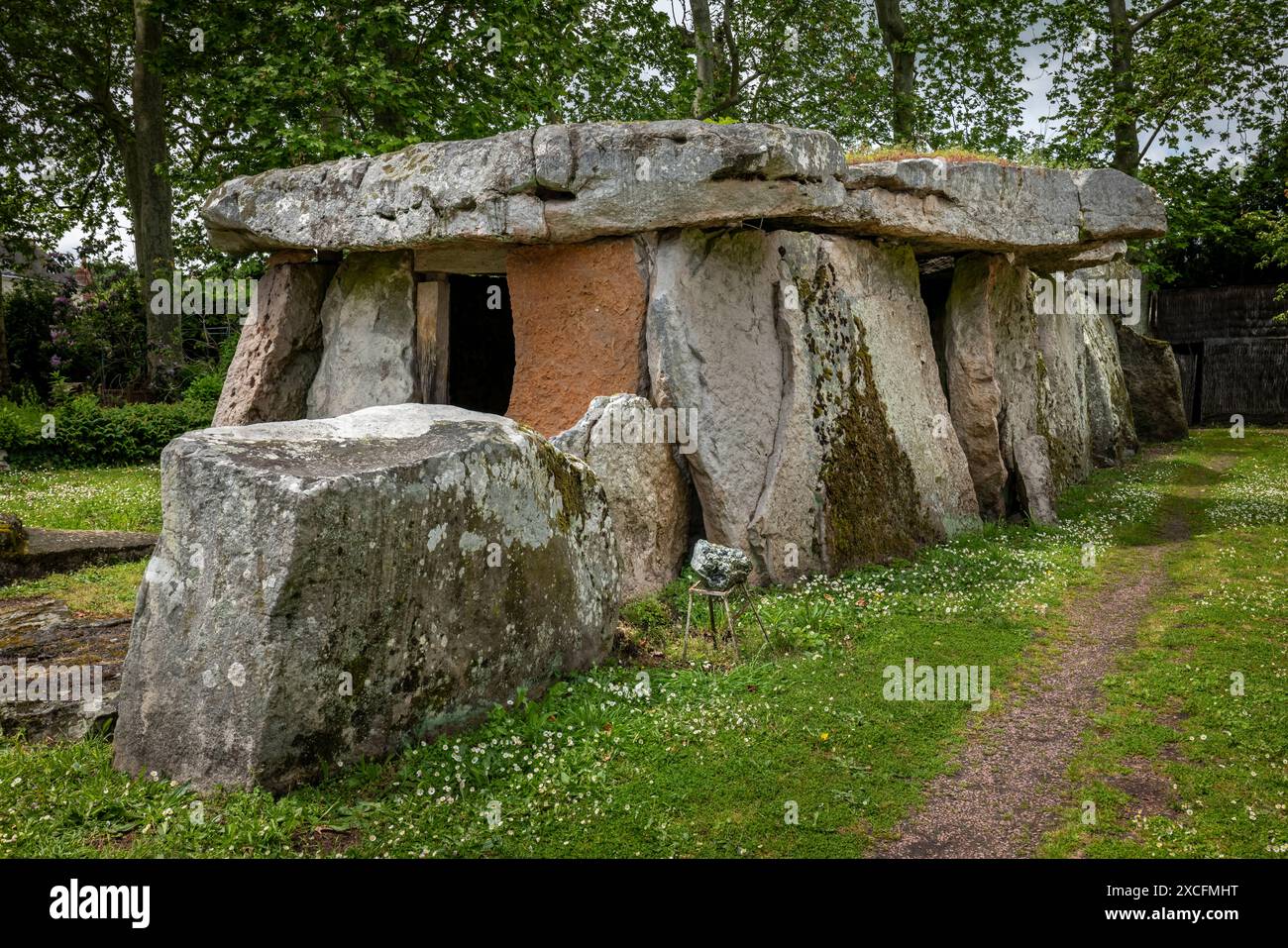 Dolmen bagneux hi-res stock photography and images - Alamy