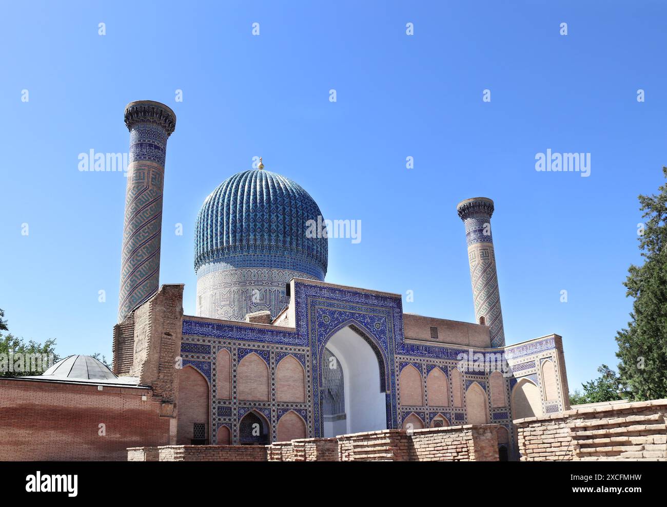 Famous landmark Gur Emir Mausoleum in Samarkand, Uzbekistan. Exterior ...
