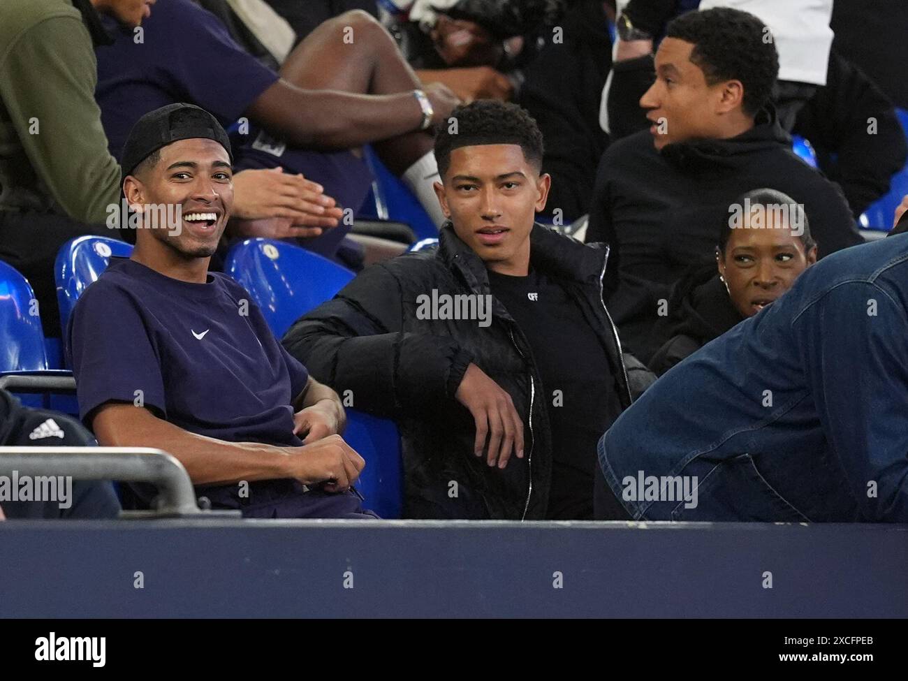 England's Jude Bellingham (left) with his brother Jobe (centre) and his ...