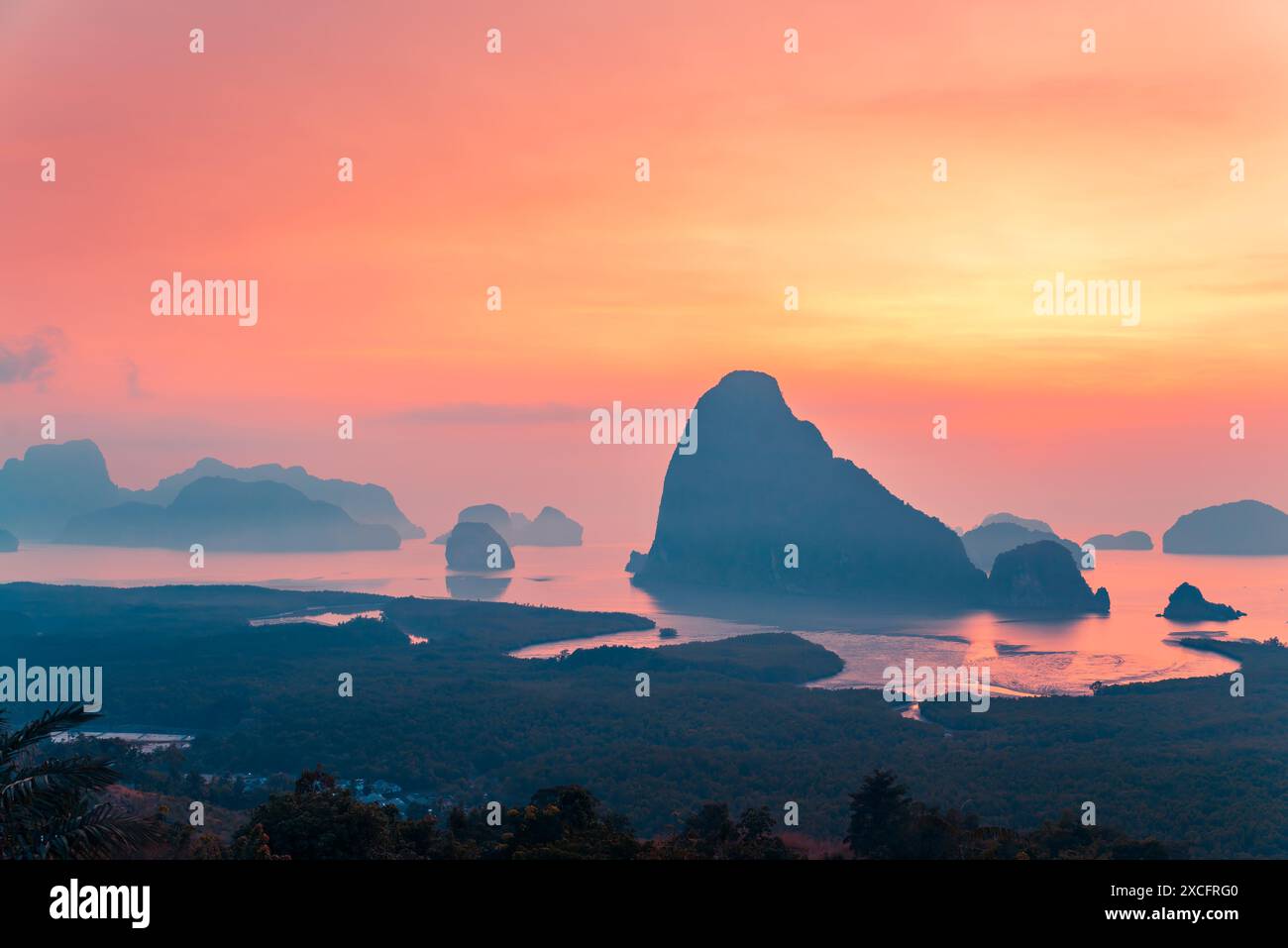 Islets phang nga bay hi-res stock photography and images - Alamy