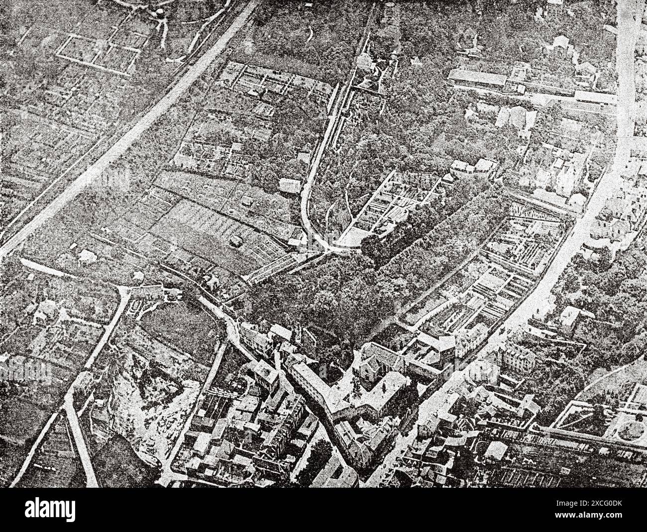 Balloon photography. Rise of Albert and Gaston Tissandier and Paul ...