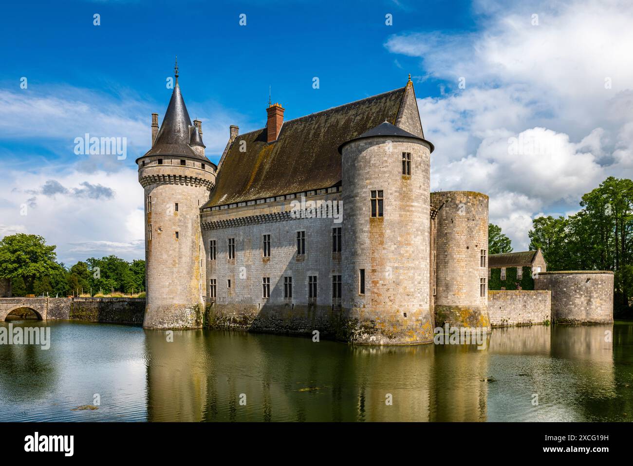 CHATEAU DE SULLY (1102 & REBUILT 1395) SULLY-SUR-LOIRE FRANCE Stock ...