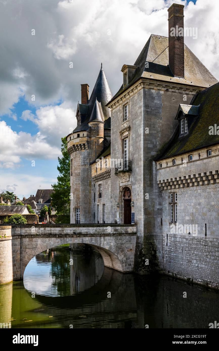 CHATEAU DE SULLY (1102 & REBUILT 1395) SULLY-SUR-LOIRE FRANCE Stock ...