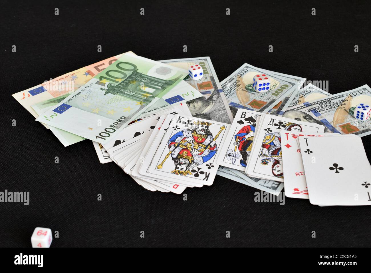 Table of cards hi-res stock photography and images - Alamy