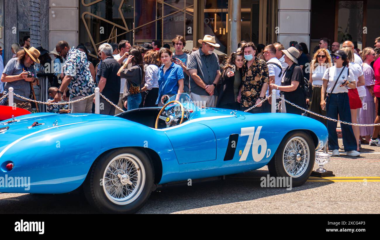 Los Angeles, USA. 16th June, 2024. Spectators viewing a 1955 Ferrari ...