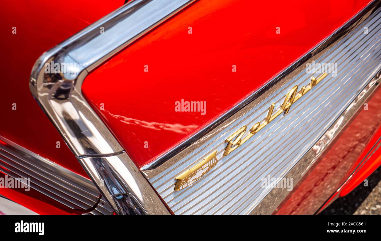 Los Angeles, USA. 16th June, 2024. Detail of the tail fin of a red 1957 ...