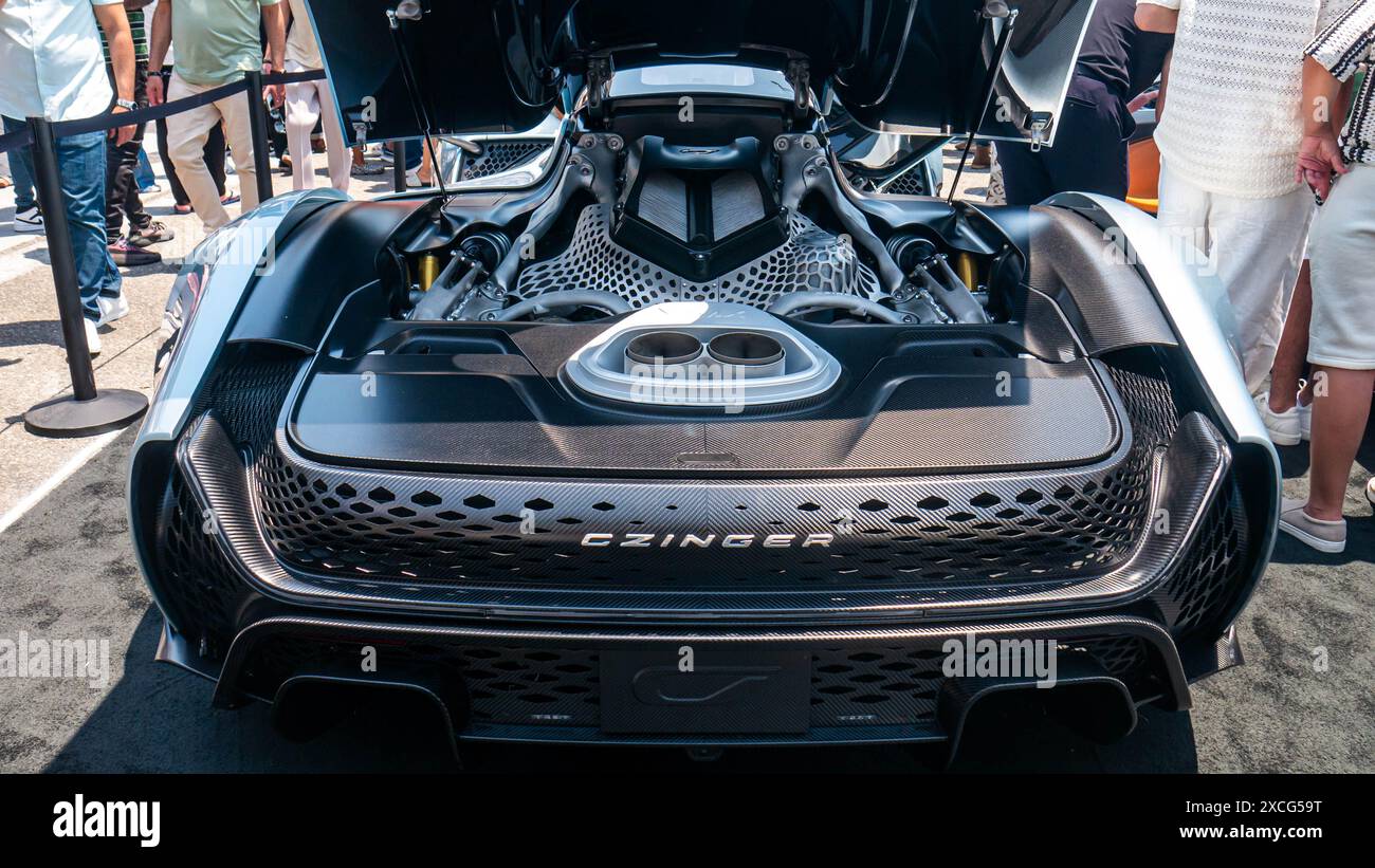 Los Angeles, USA. 16th June, 2024. Czinger 21C V Max. Classic cars on ...