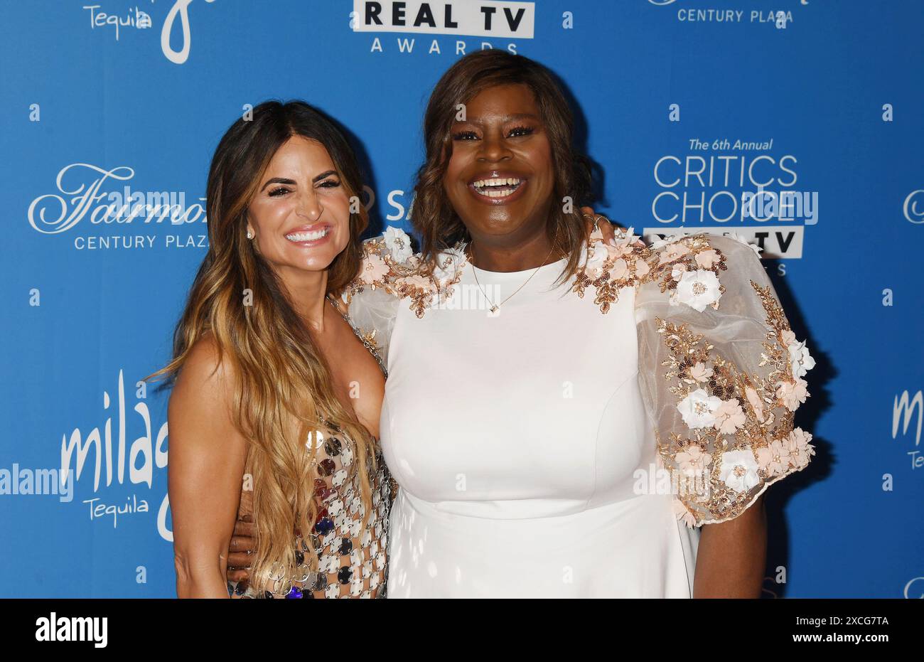 LOS ANGELES, CALIFORNIA - JUNE 15: (L-R) Alison Victoria and Retta ...