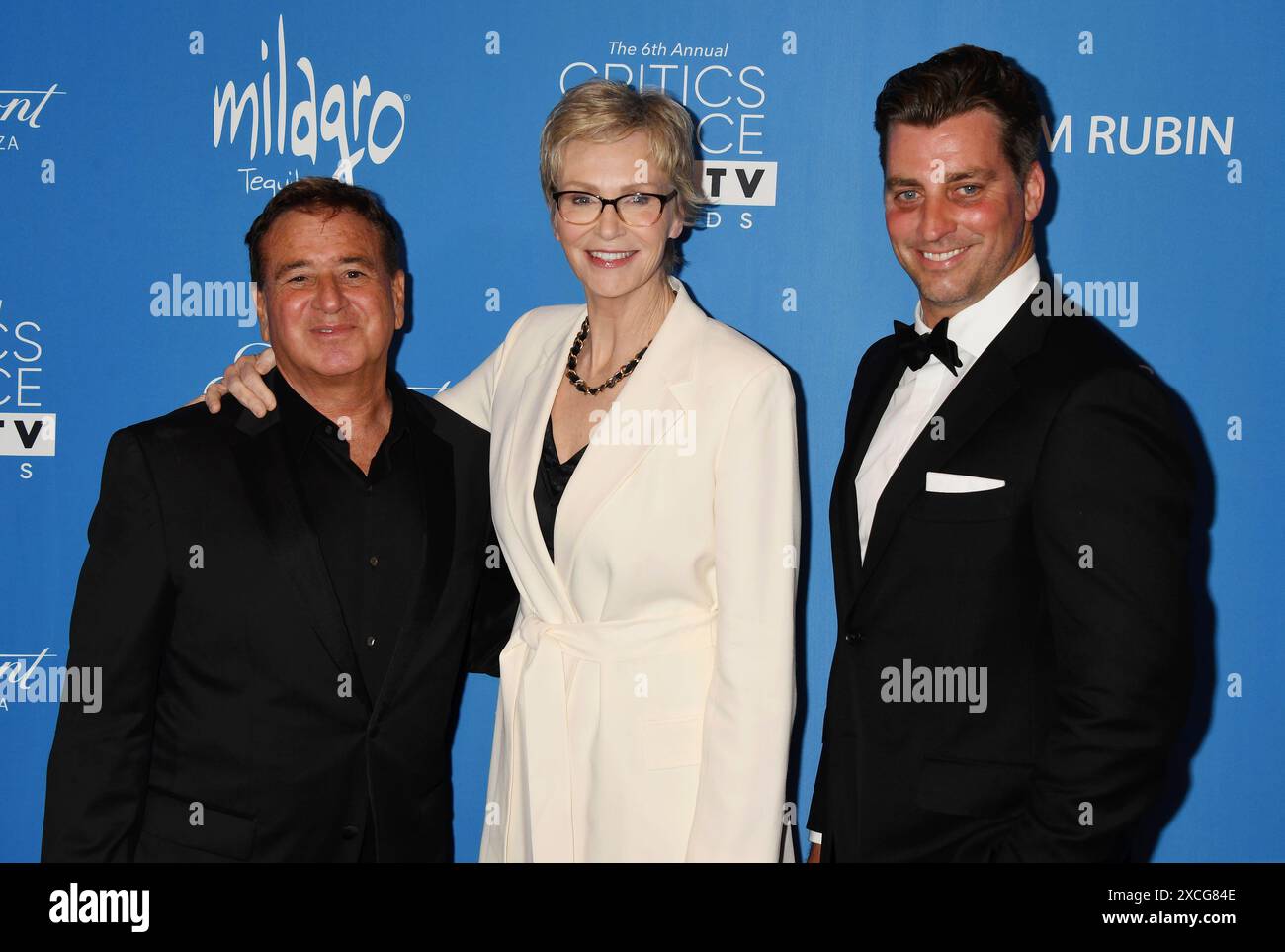 LOS ANGELES, CALIFORNIA - JUNE 15: (L-R) Stuart Krasnow, Jane Lynch and ...
