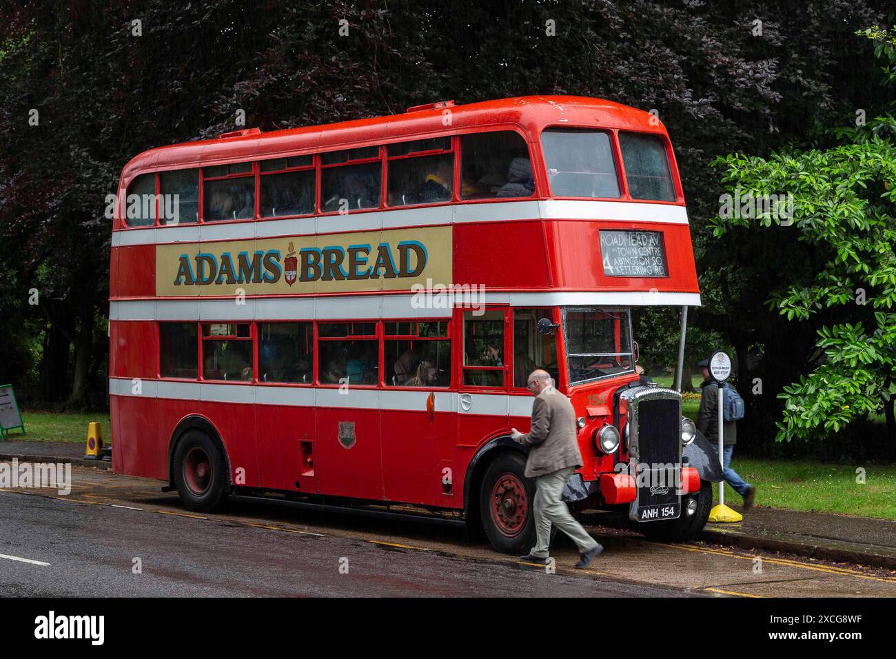 1947 Daimler CVG6 Northern Coachbuilders H30/26R. 25th June 2024 ...