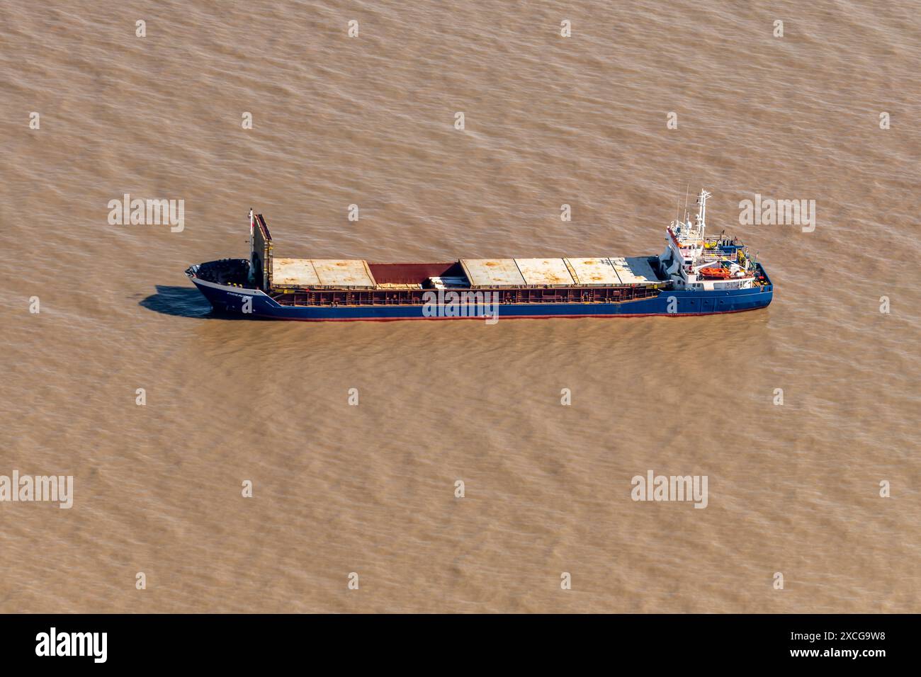 Open hatch bulk carrier hi-res stock photography and images - Alamy