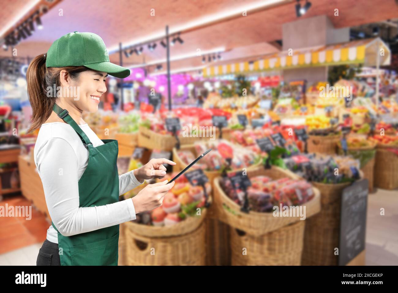 Asian supermarket staff hi-res stock photography and images - Alamy
