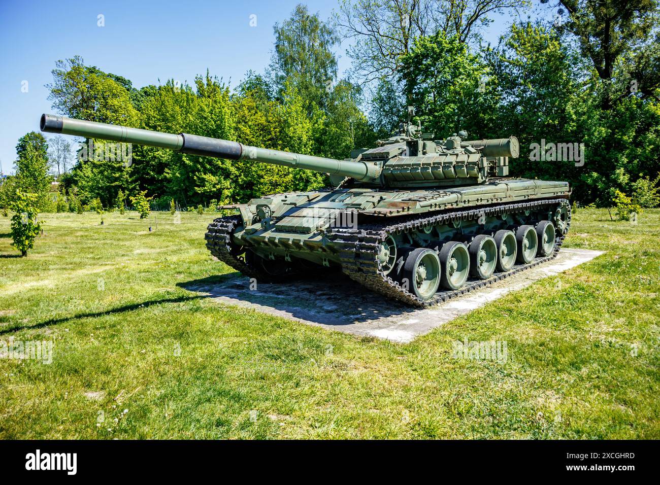 tank t80, elements of reactive armor of heavy tank, tank dynamic ...