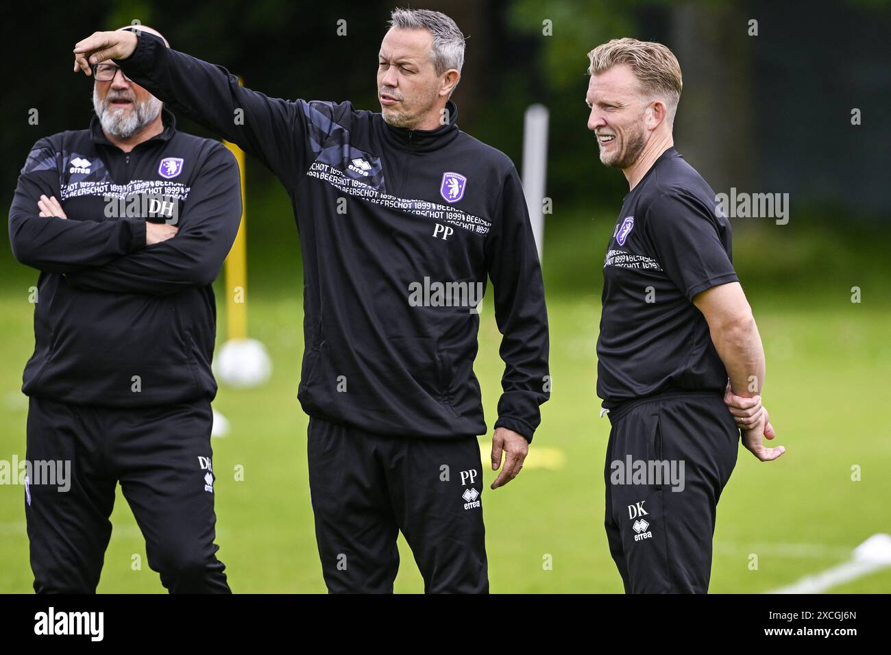 Football soccer dirk kuyt hi-res stock photography and images - Alamy