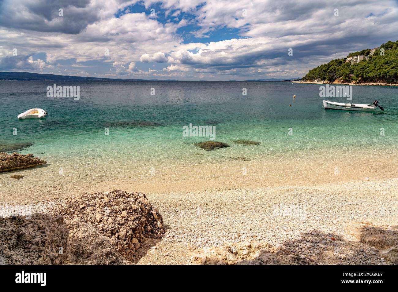 Strand Velika Plaza Der Strand Velika Plaza in Omis, Kroatien, Europa ...