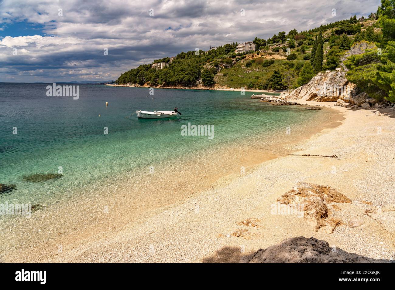 Strand Velika Plaza Der Strand Velika Plaza in Omis, Kroatien, Europa ...